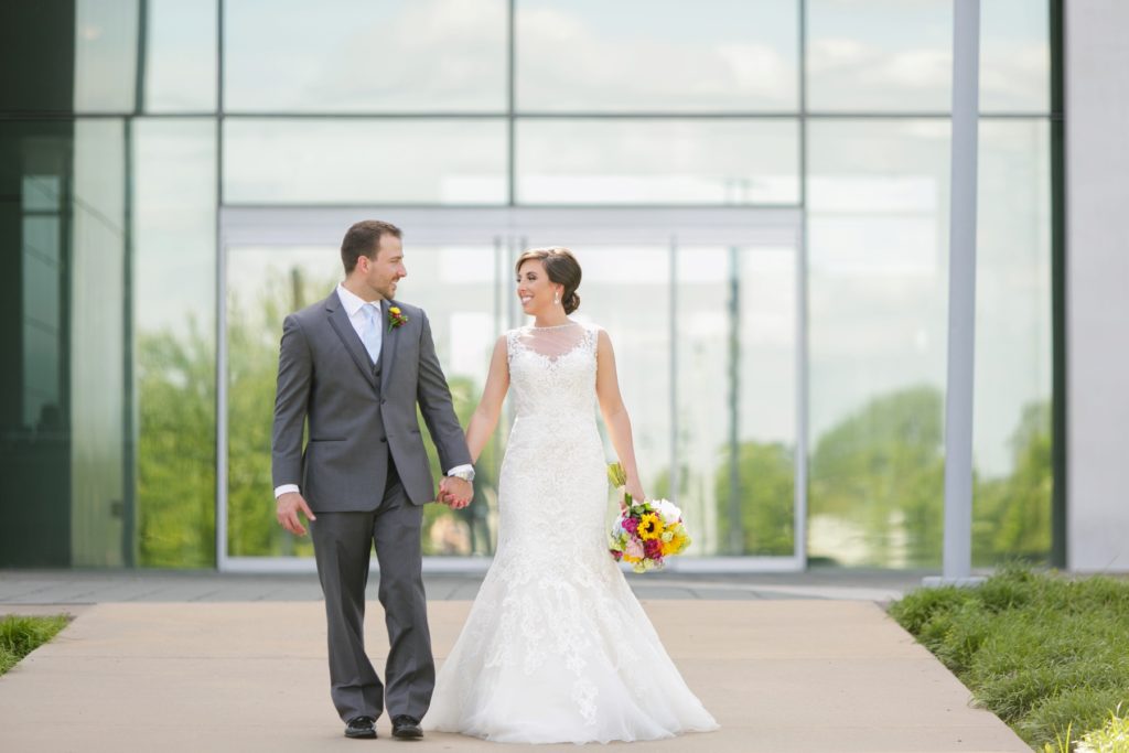 Clinton Library Wedding | Kaley and Brandon - Meredith Melody Photography
